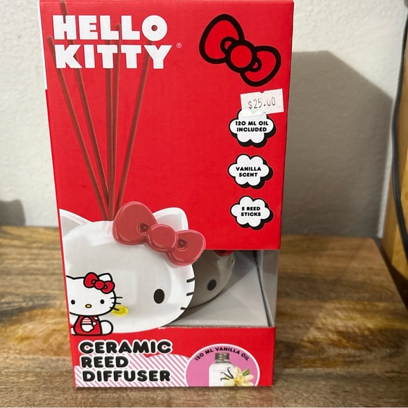 Sanrio | Other | Sanrio Hello Kitty Red Bow Diffuser Ceramic Vanilla ...